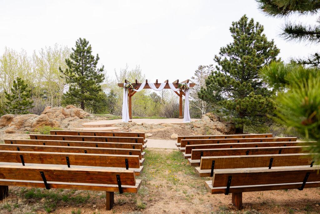Enchanting May Wedding at Taharaa Mountain Lodge